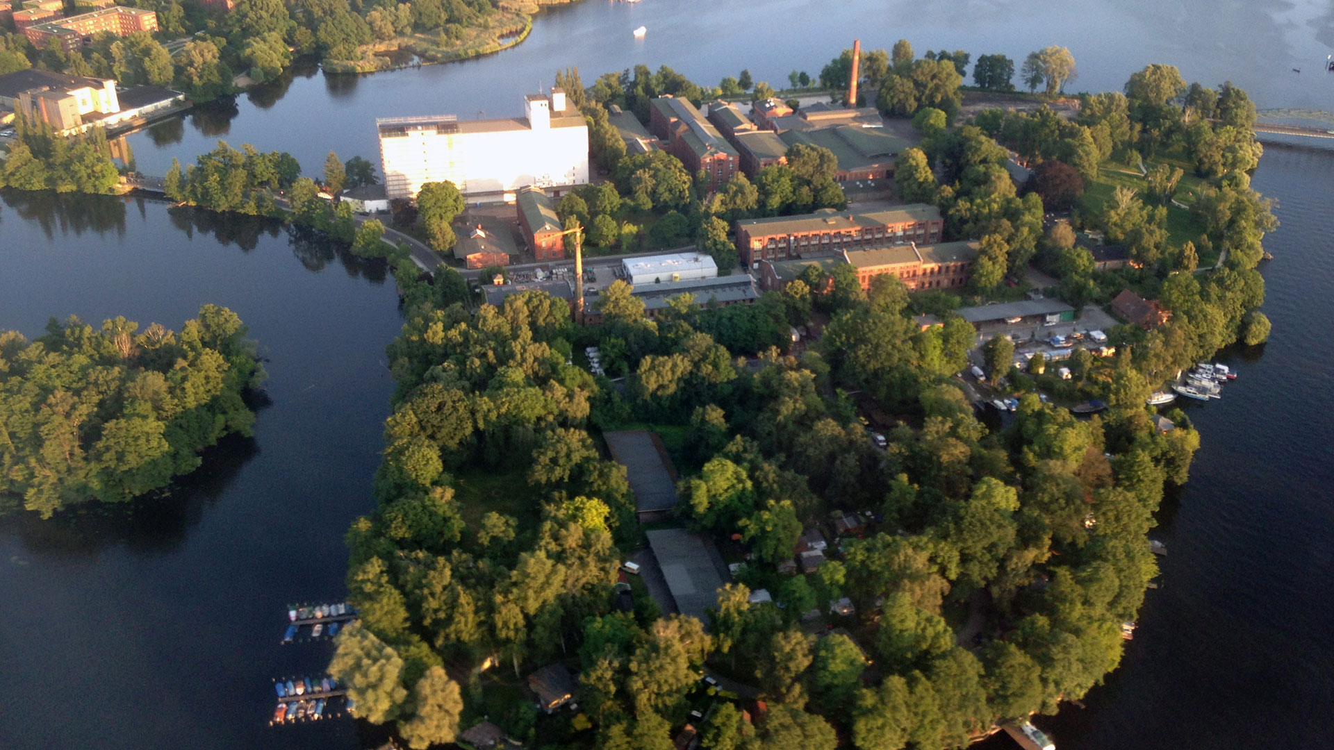 Property Service Group Meldet UFA Produziert Auf Der Insel Eiswerder